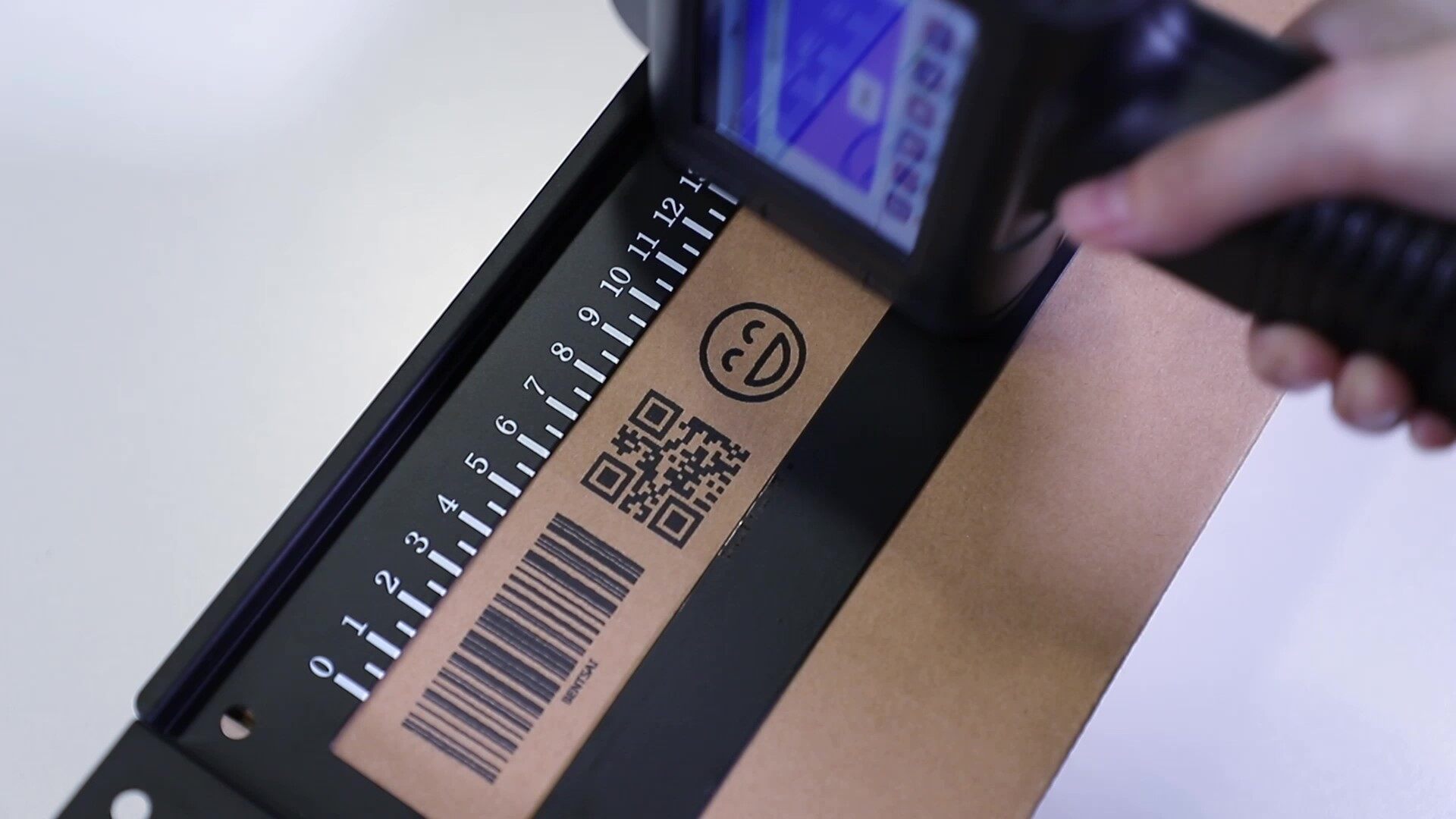 Exploring the Convenience and Versatility of Handheld Inkjet Printers